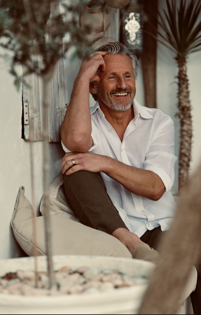 Simon R. - The BESTAGE MODELS International